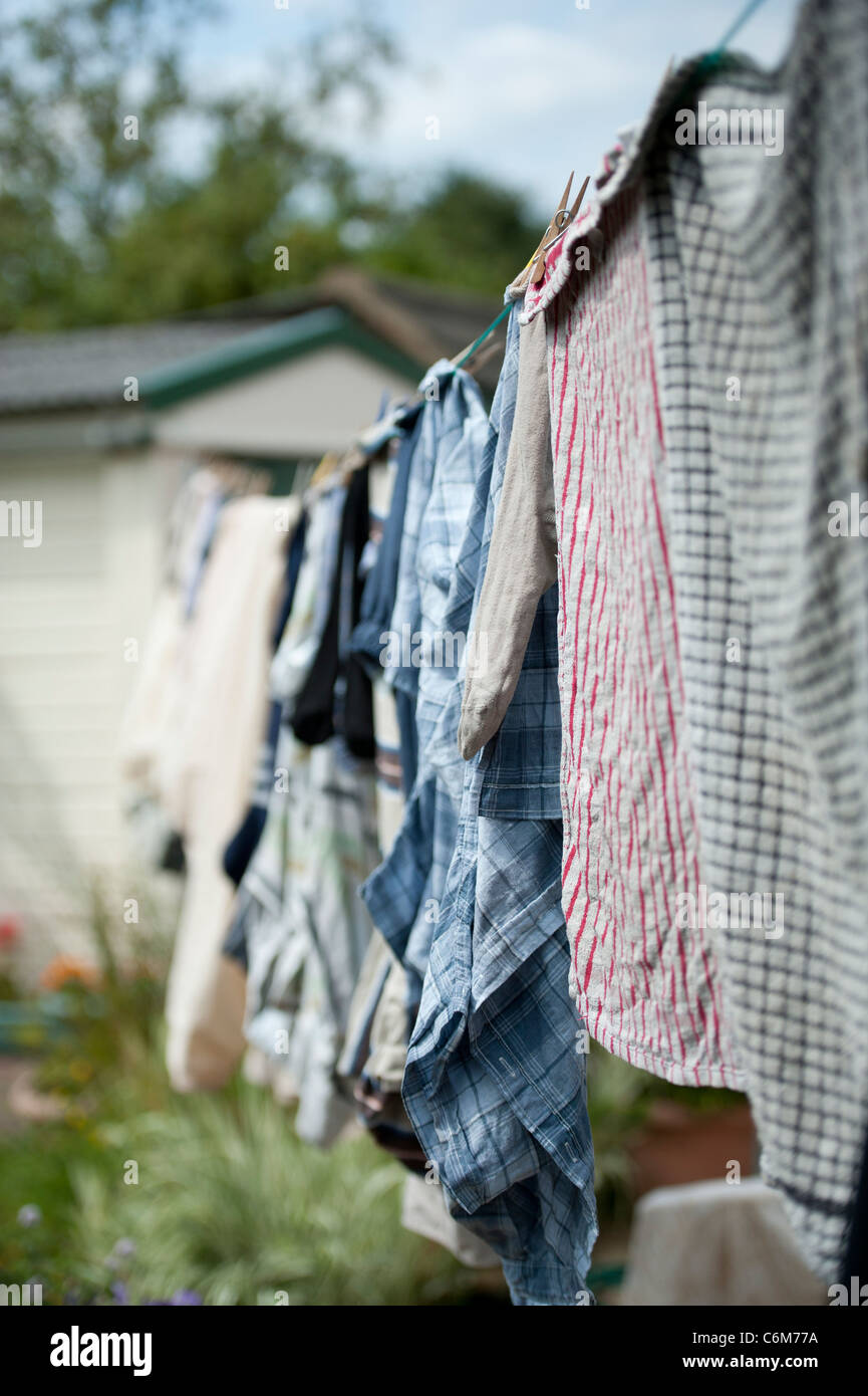 Garden washing line hi-res stock photography and images - Alamy