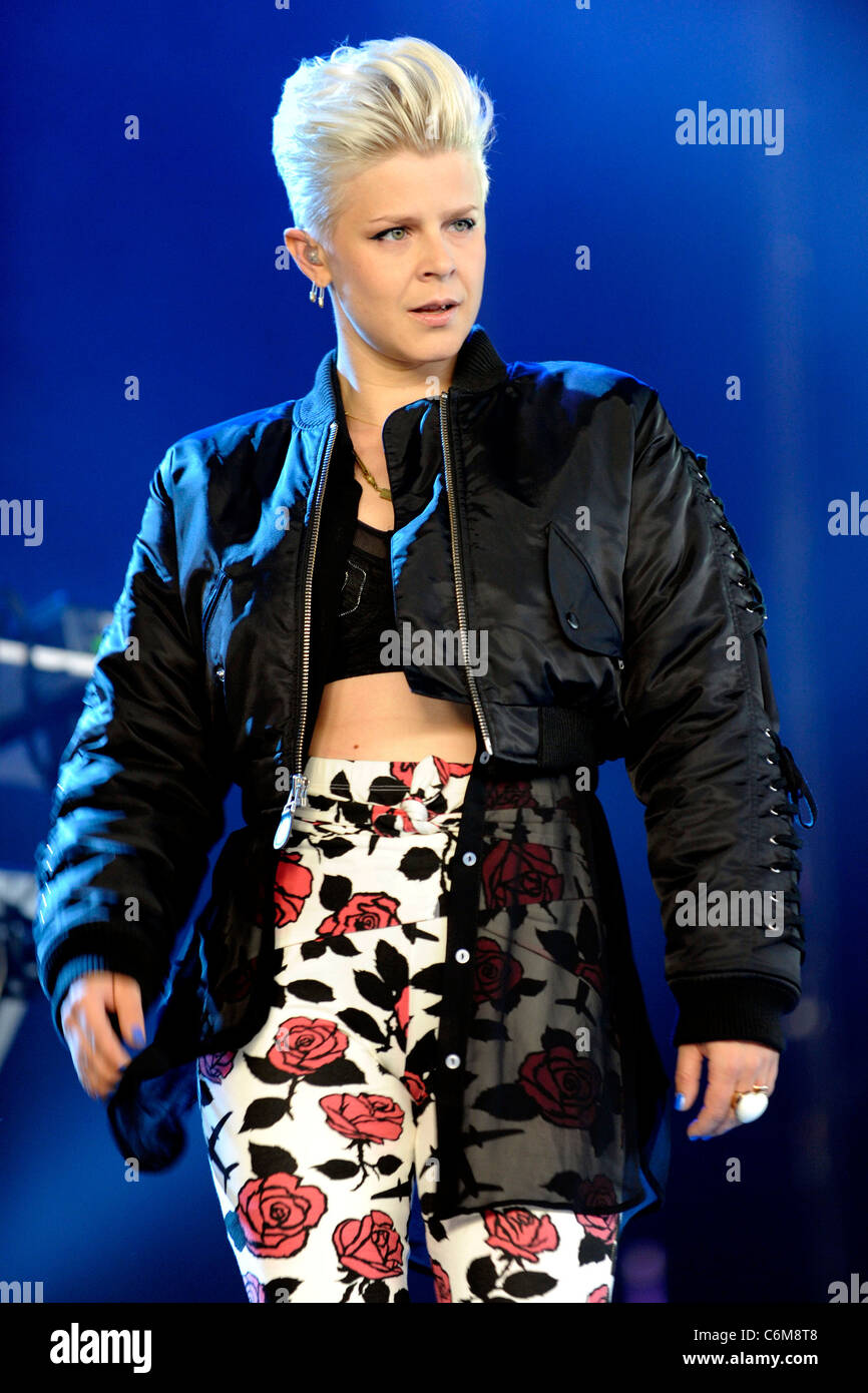 Robyn performs on stage at the molson canadian amphitheatre toronto hi ...