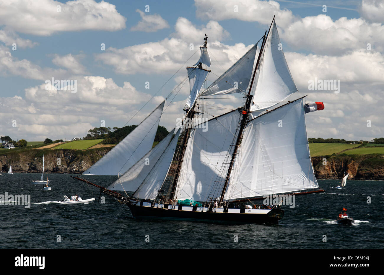 La Recouvrance : aviso schooner (Brest harbor), Douarnenez bay ...