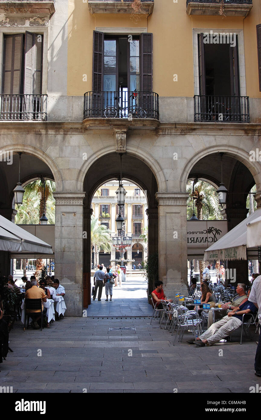 Entrance to Placa Reial (Plaza Real), Barcelona, Catalonia, Spain ...