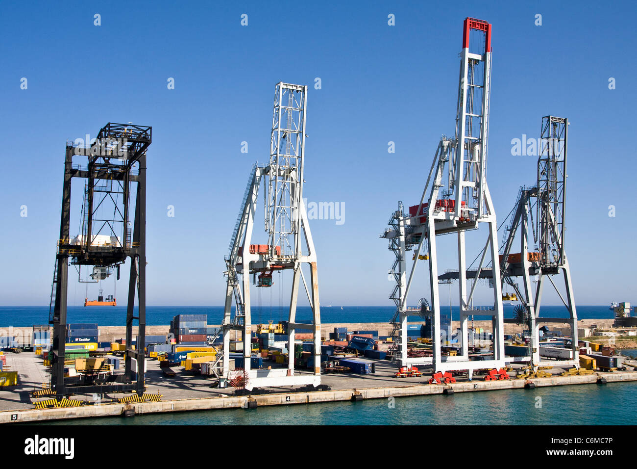 Dock Cranes Stock Photos & Dock Cranes Stock Images - Alamy