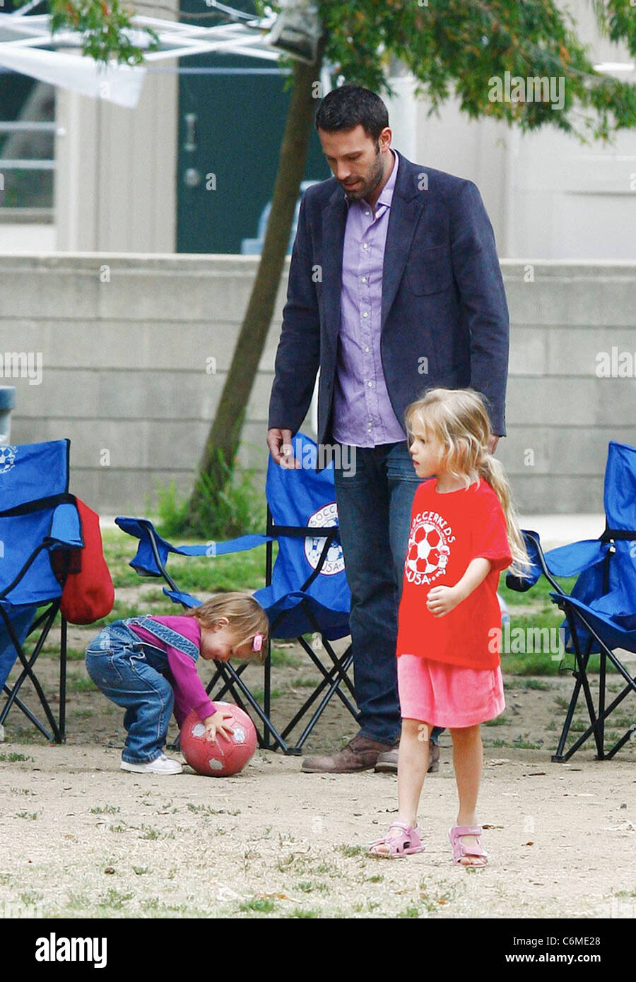Ben Affleck with his daughters Seraphina Rose Elizabeth and Violet Anne ...