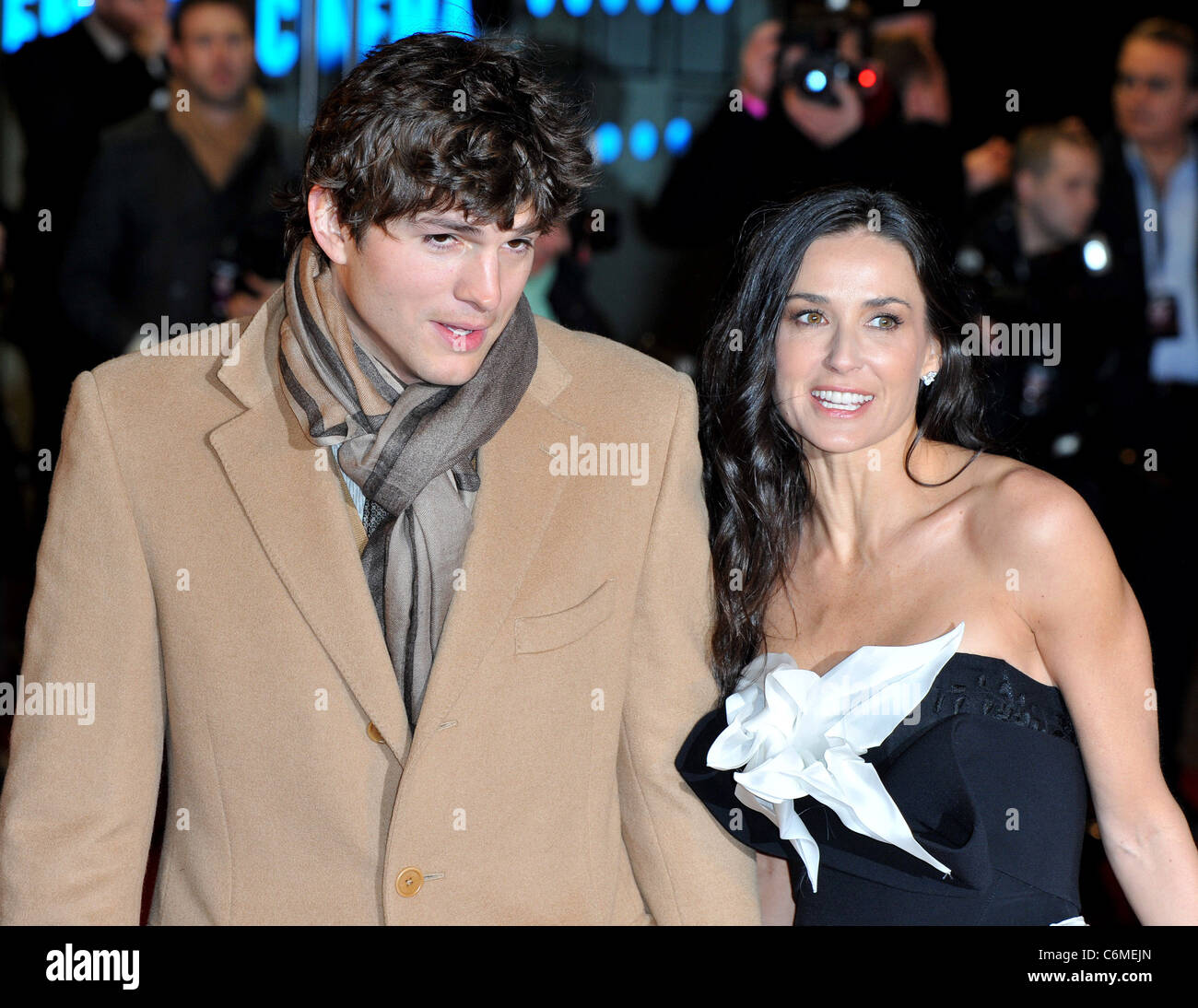 Ashton Kutcher and Demi Moore Valentine's Day - UK film premiere held ...