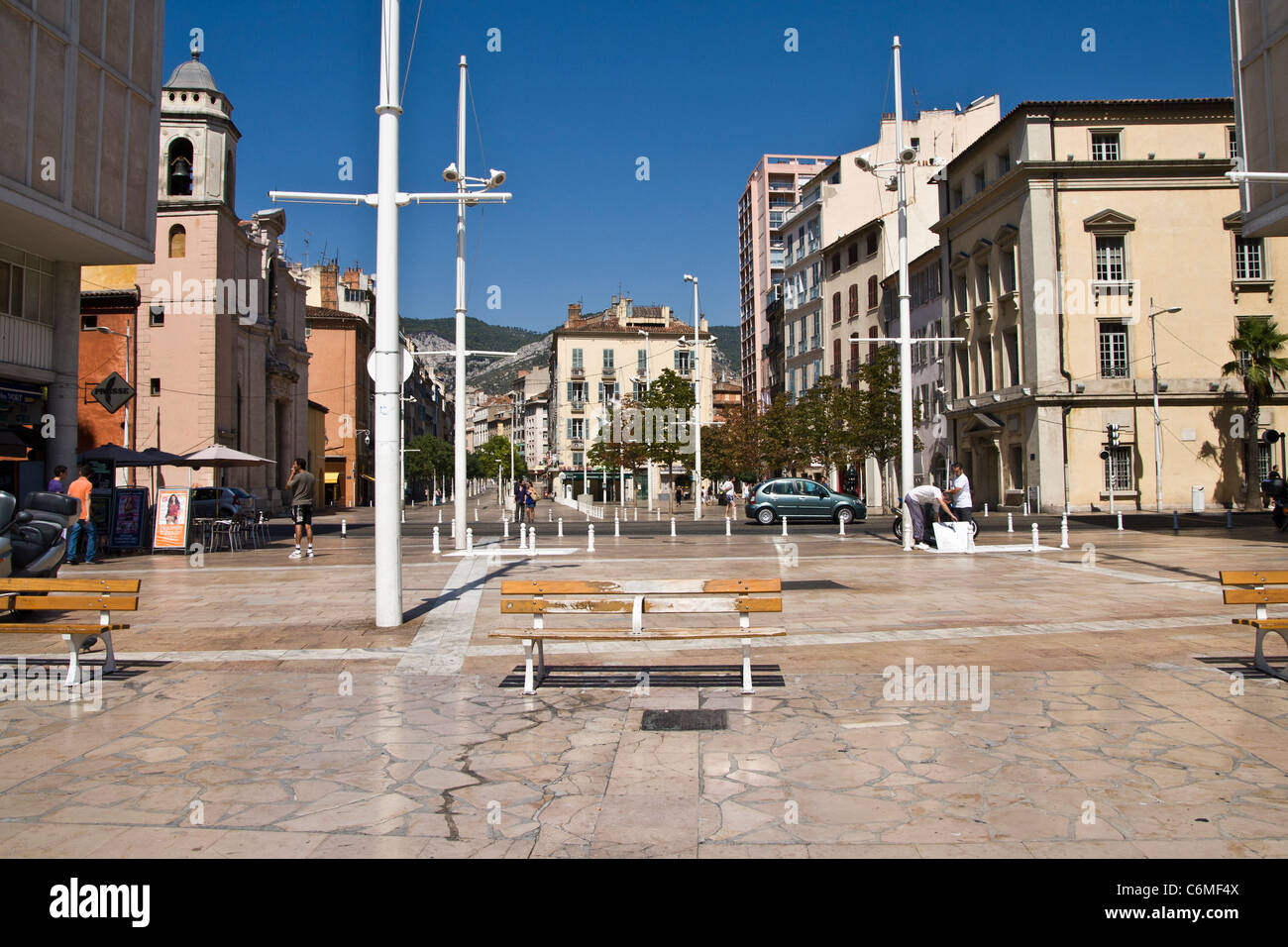 Small town square hi-res stock photography and images - Alamy