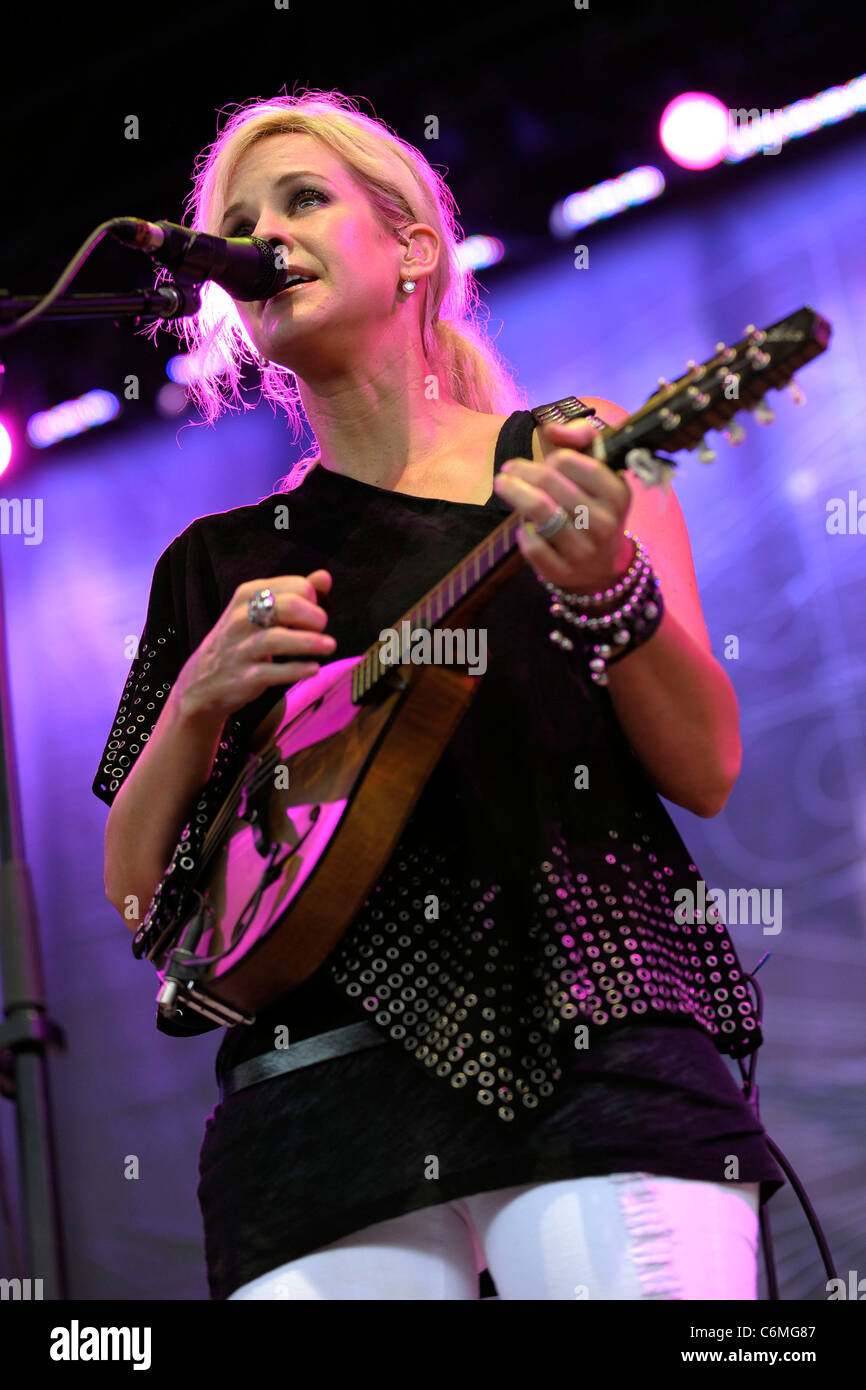 Martie maguire hi-res stock photography and images - Alamy