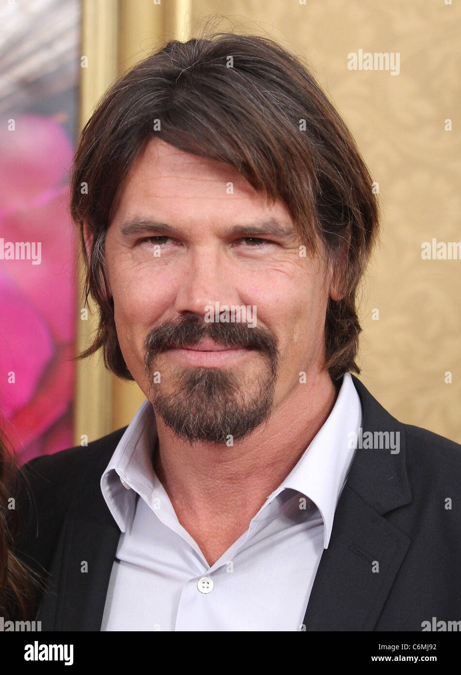 Josh Brolin New York premiere of 'Eat Pray Love' at the Ziegfeld ...