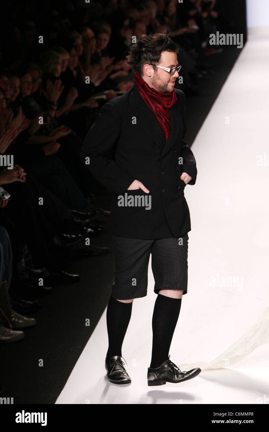 Model Mercedes-Benz IMG New York Fashion Week Fall 2010 - Project ...