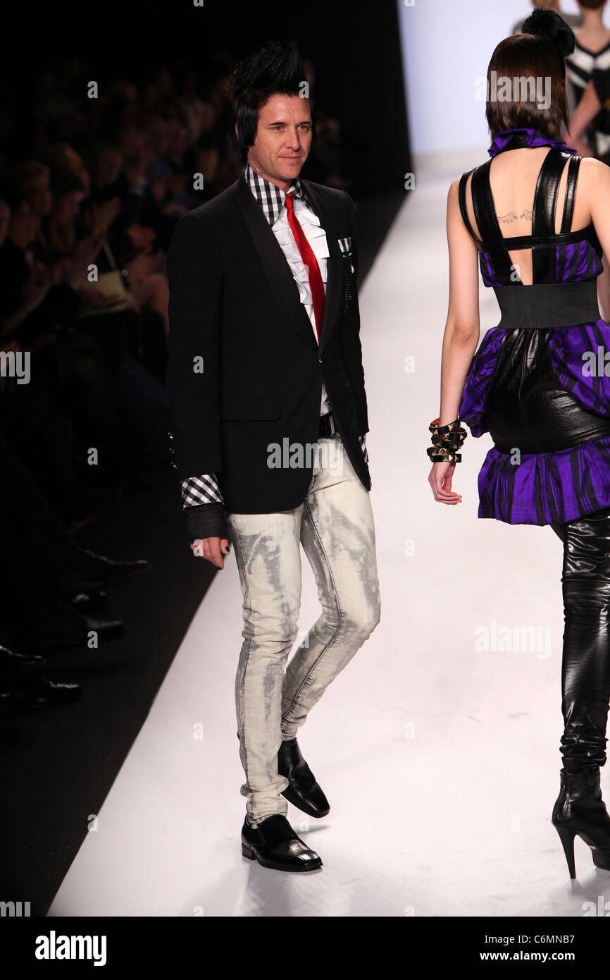 Seth Aaron Henderson Mercedes-Benz IMG New York Fashion Week Fall 2010 ...