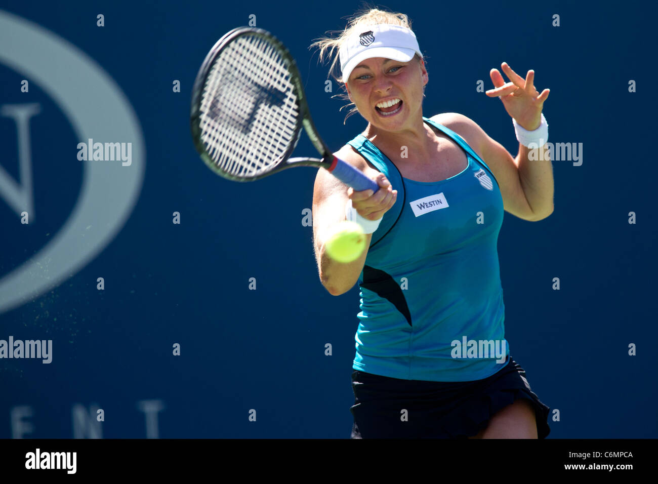 Russian tennis player vera zvonareva hi-res stock photography and ...