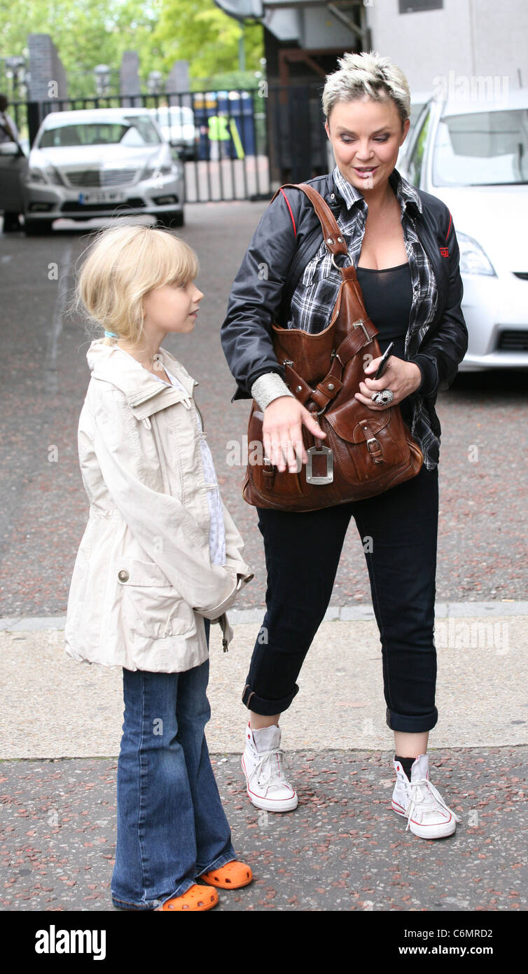 Gail Porter leaves the ITV studios London, England - 02.08.10 Stock ...