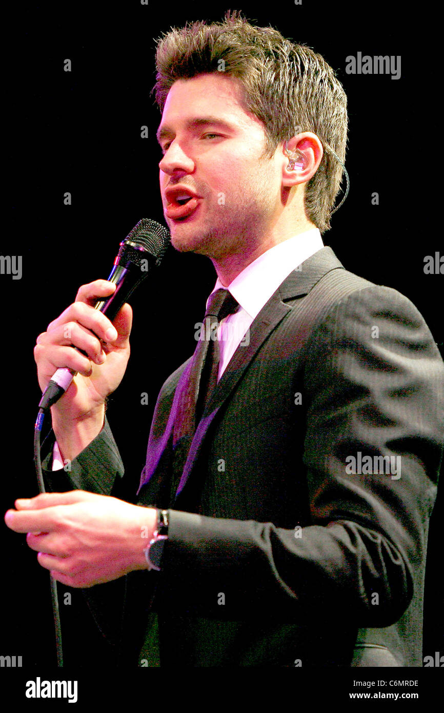 Matt Dusk Canadian jazz singer performing live in concert at Centennial ...