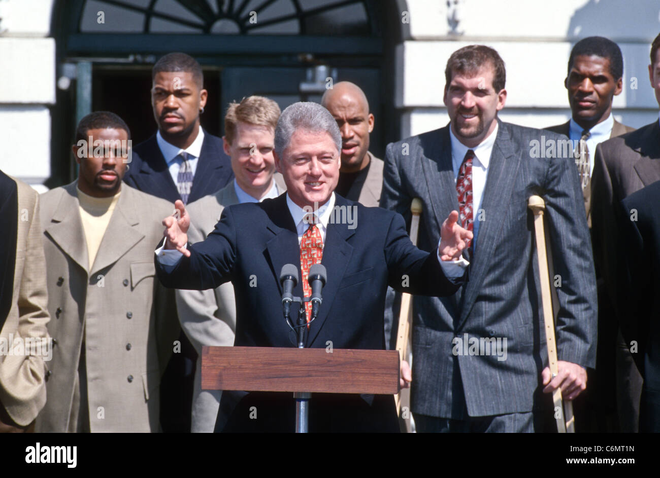 President Bill Clinton congratulates the NBA Champion Chicago Bulls ...
