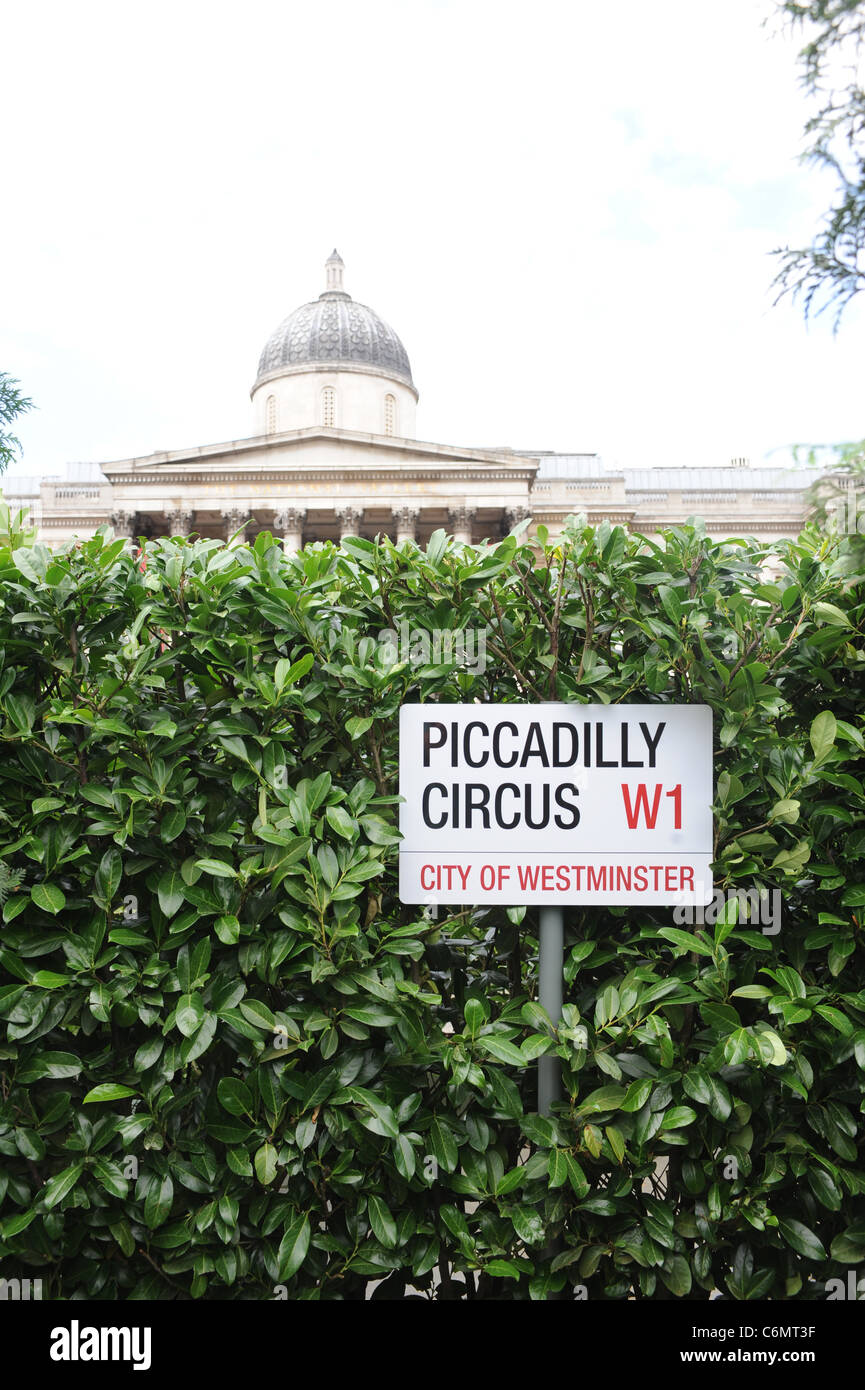 Piccadilly Circus - Road Sign A giant pop up maze in Trafalgar Square ...