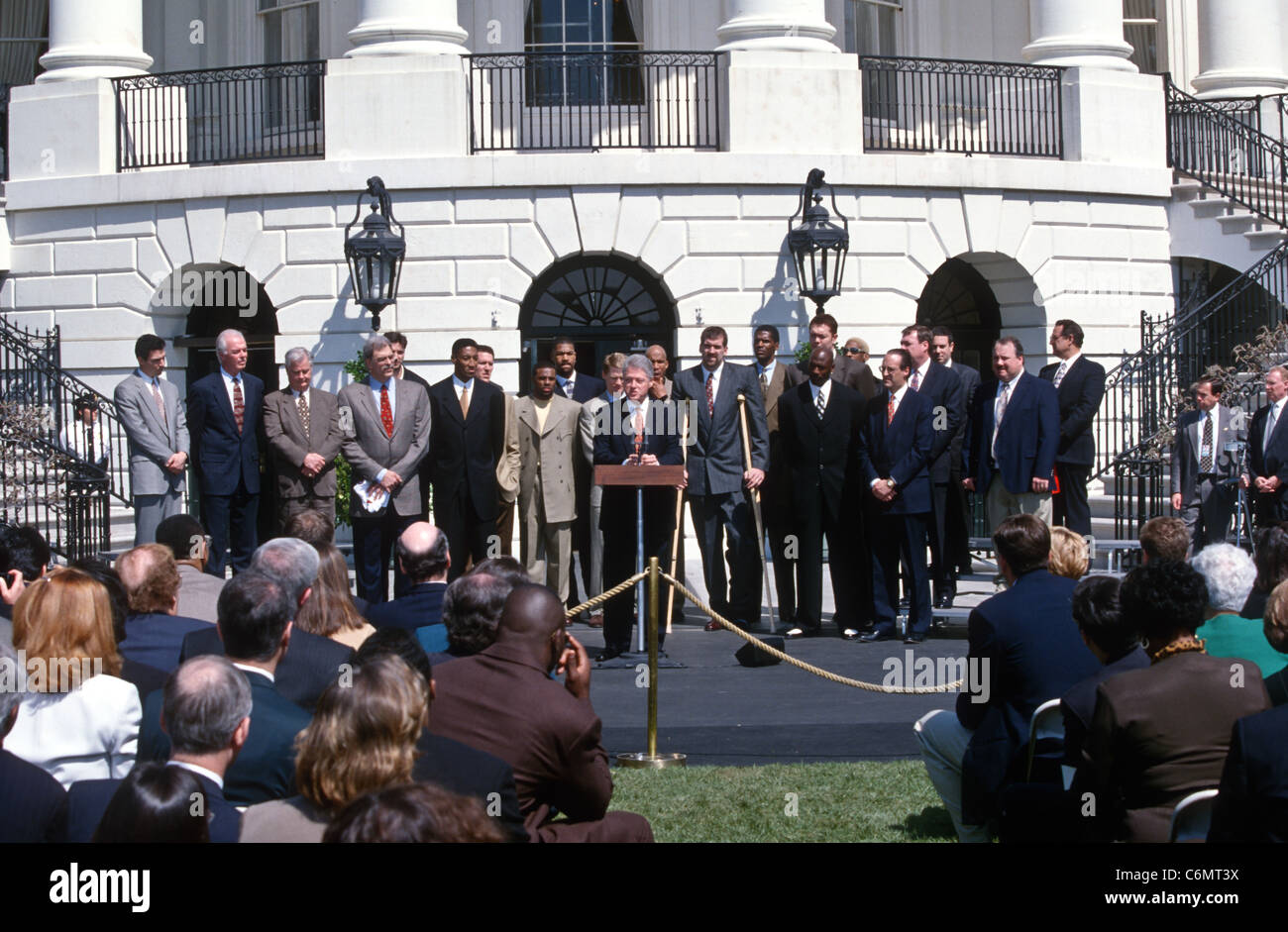 President Bill Clinton congratulates the NBA Champion Chicago Bulls ...