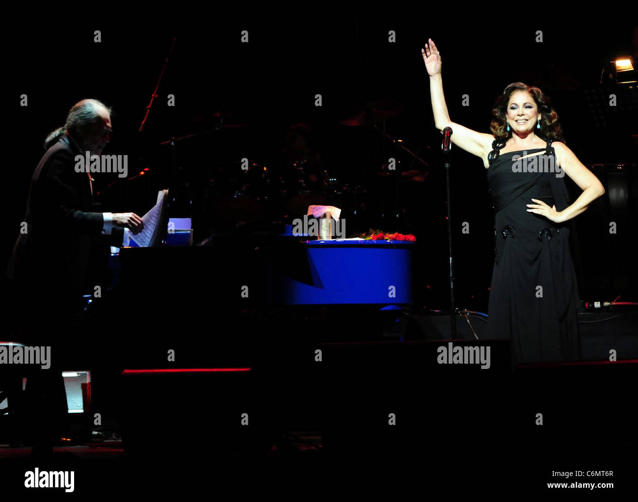 Spanish singer Isabel Pantoja and Dyango performing on stage for ...