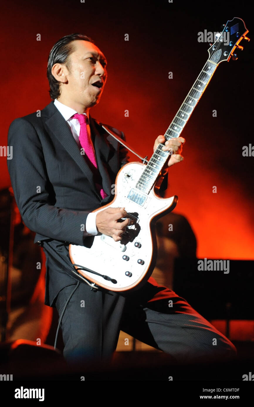 Hotei guitarist hi-res stock photography and images - Alamy