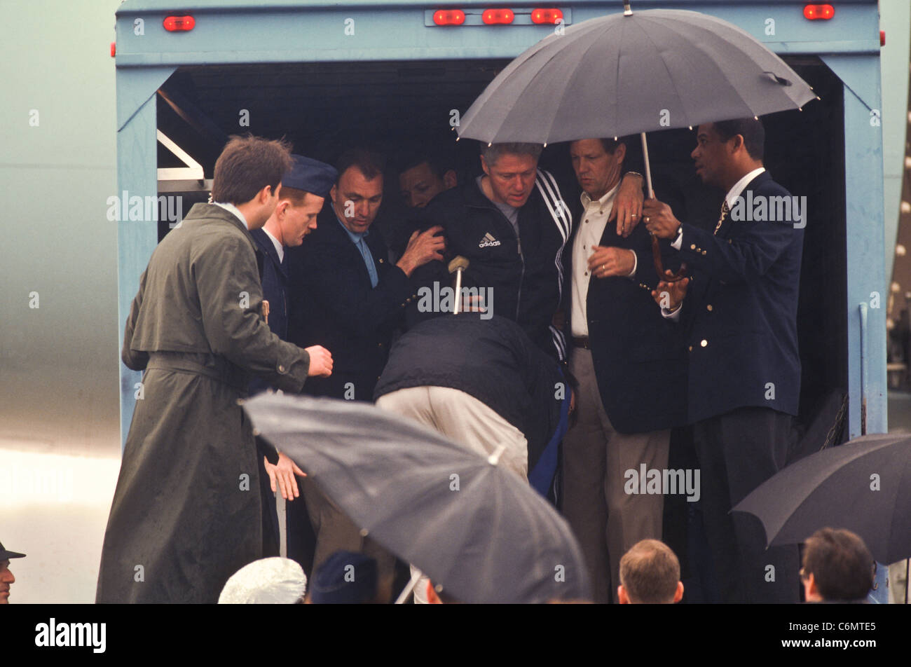 Secret service president clinton hi-res stock photography and images ...