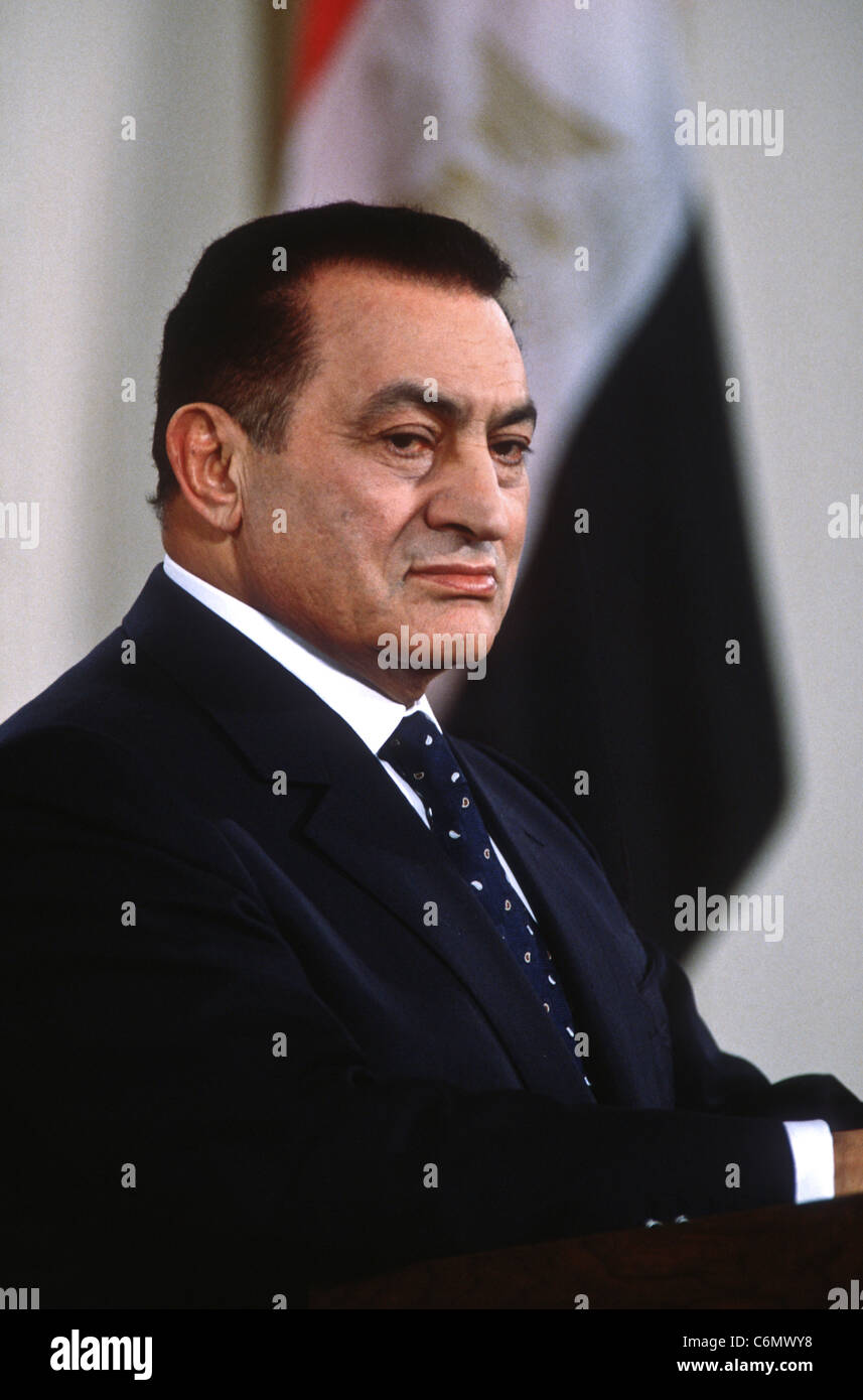 President of egypt hosni mubarak hi-res stock photography and images ...