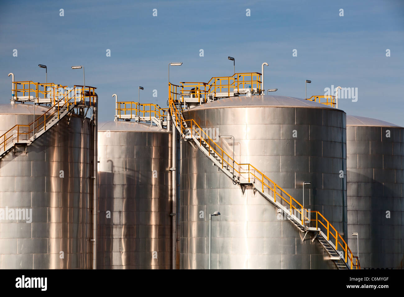 Large tanks hi-res stock photography and images - Alamy
