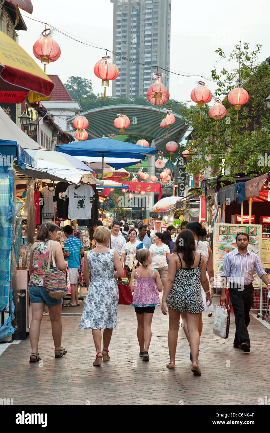 Chinatown singapore street view hi-res stock photography and images - Alamy