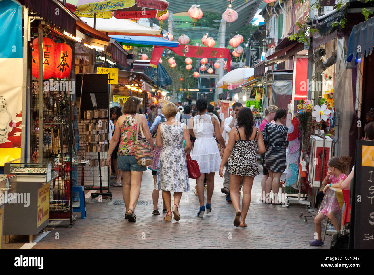 Street scene, Chinatown Singapore asia Stock Photo - Alamy