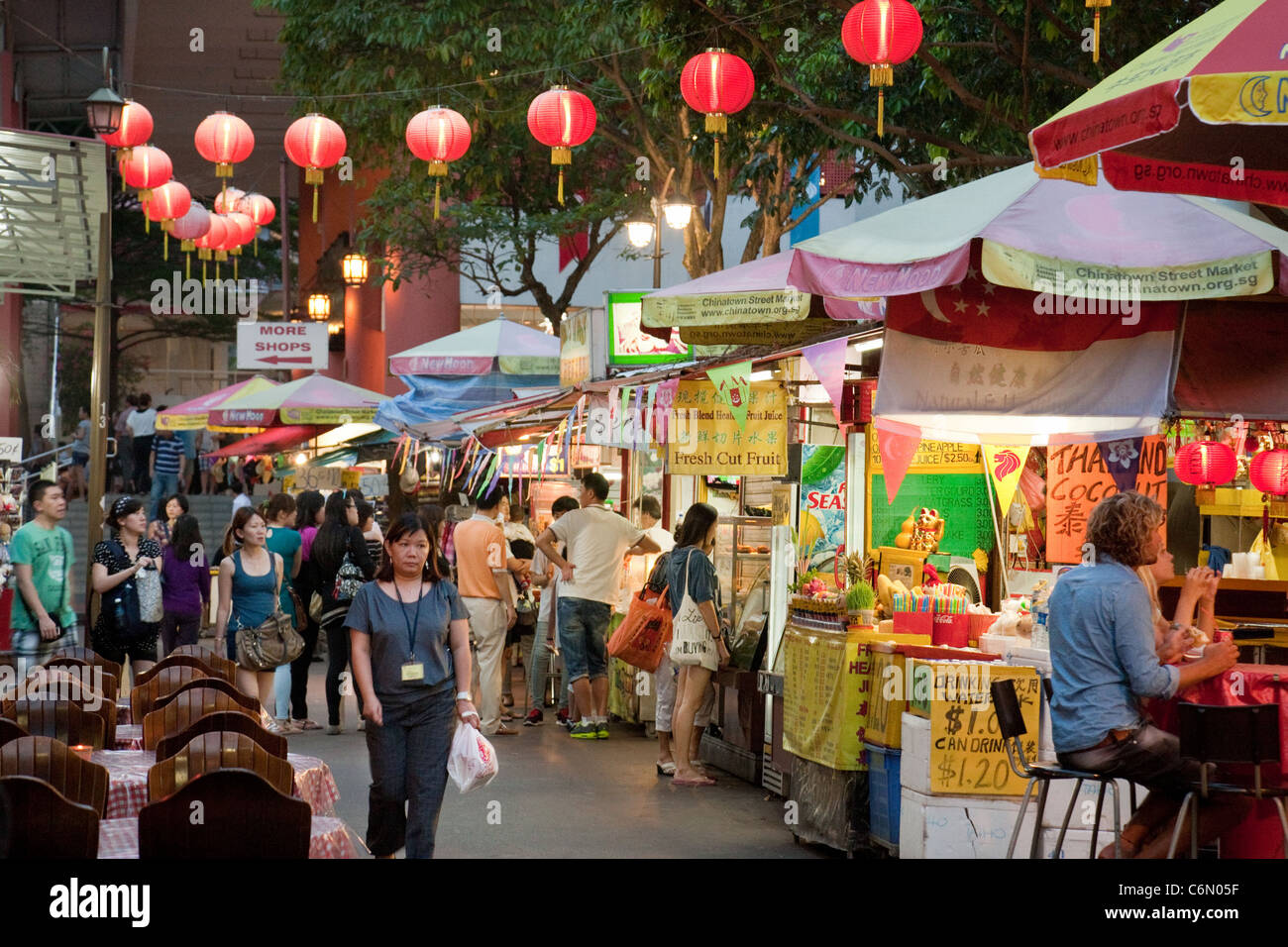 Street scene, Chinatown Singapore asia Stock Photo - Alamy