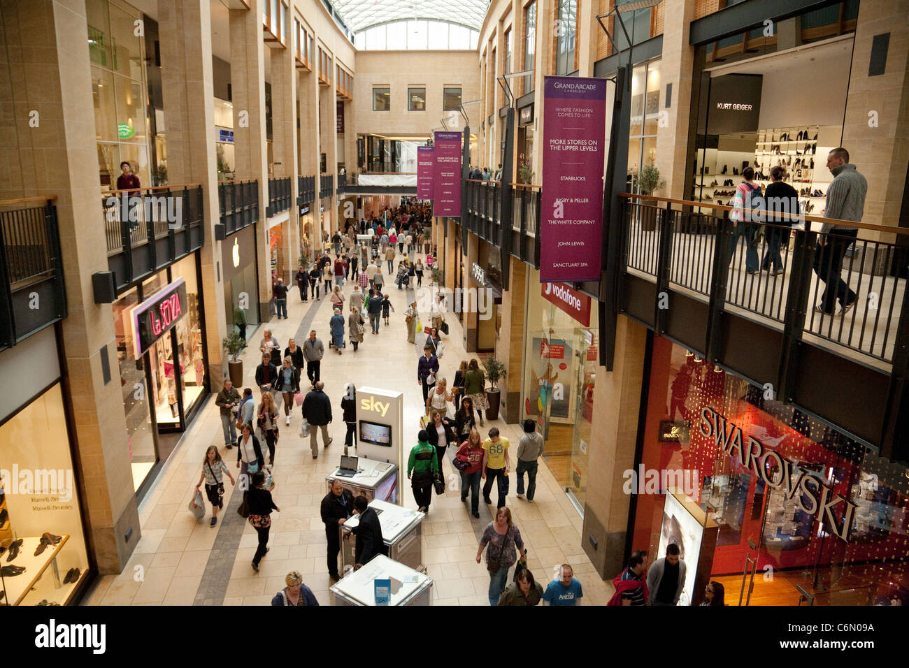 Shopping mall uk hi-res stock photography and images - Alamy