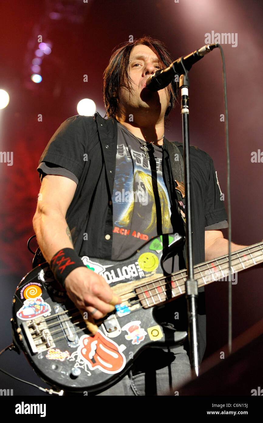 Robby Takac of Goo Goo Dolls performs at the Molson Canadian ...