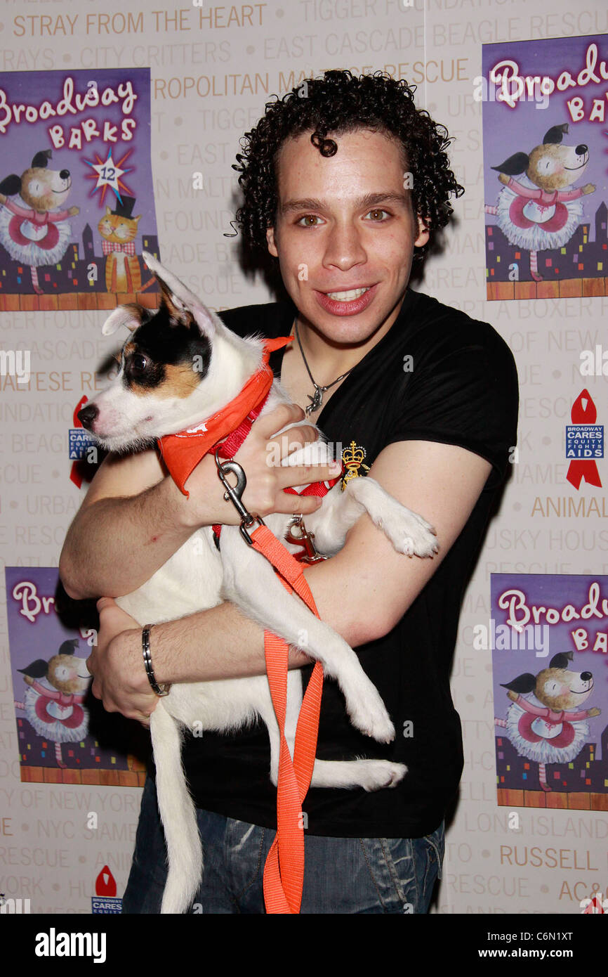 Robin de jesus broadway barks hi-res stock photography and images - Alamy