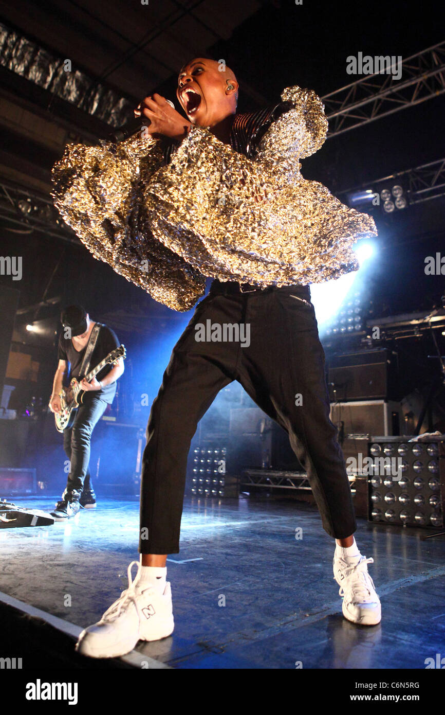 Skin, real name Deborah Dyer Skunk Anansie perform live in Moscow ...