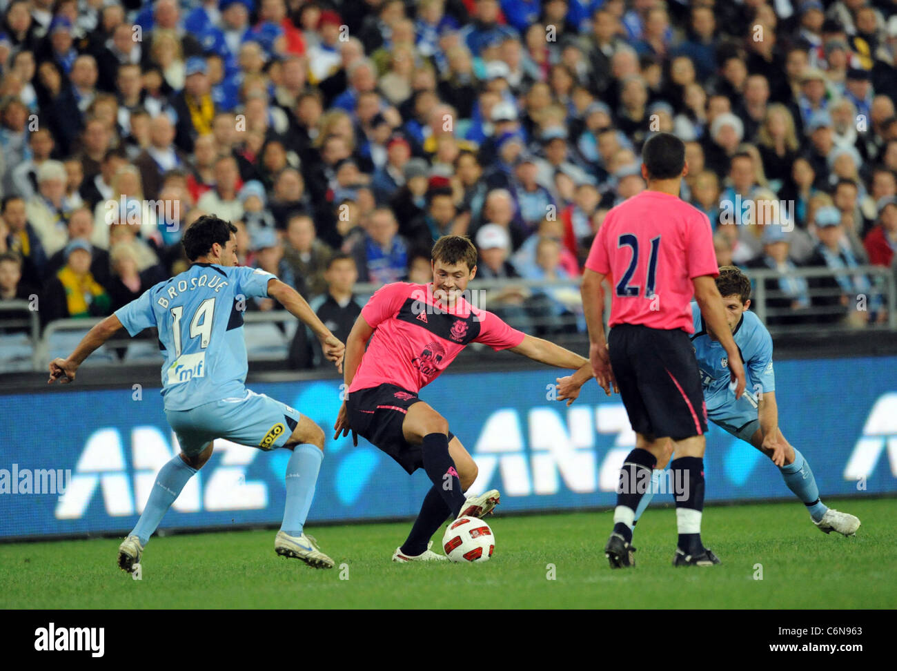 Everton FC show off their new pink away strip in the pre-season ...