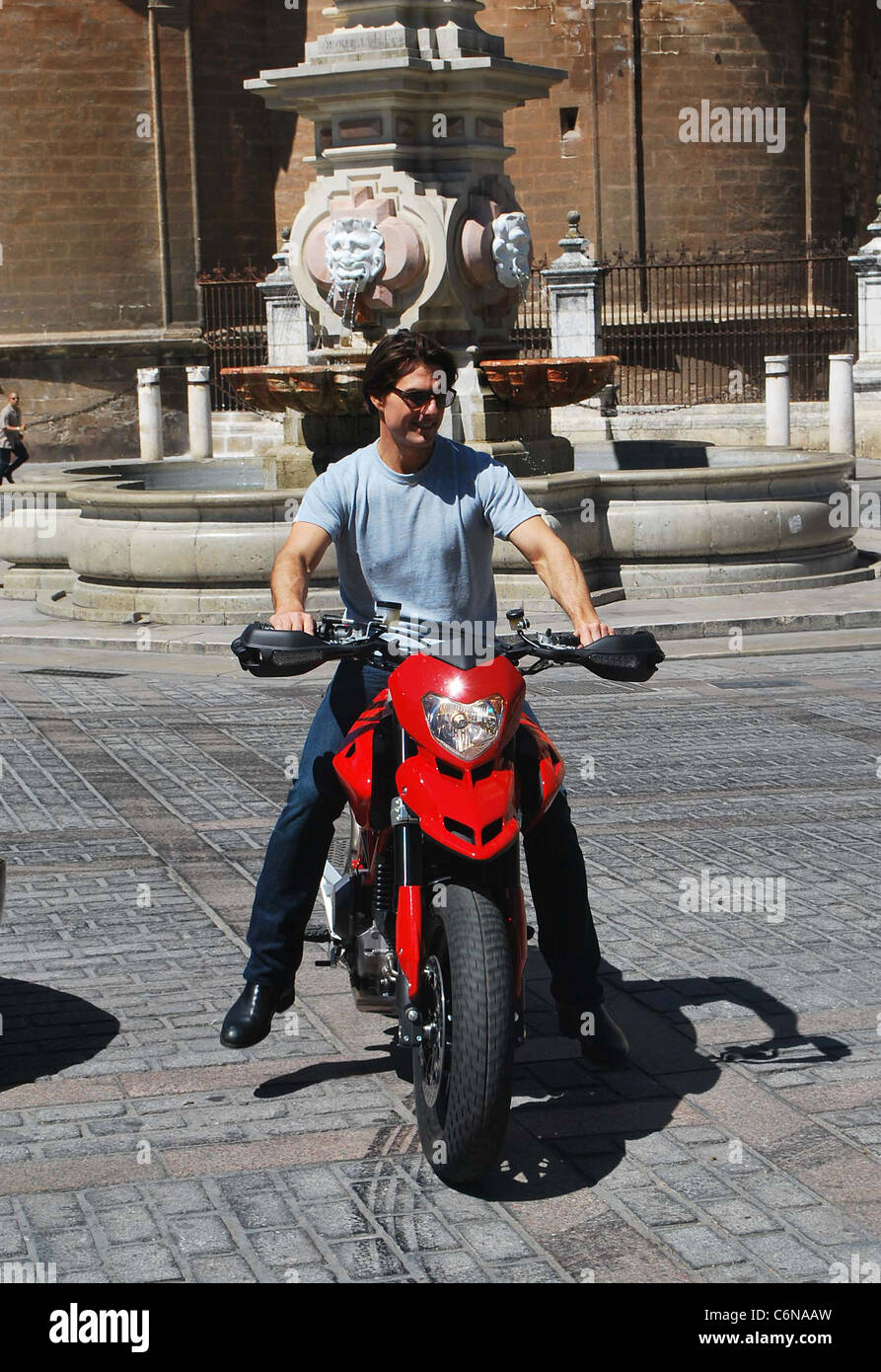Tom Cruise The stars of 'Knight and Day' show off vehicles used in the ...