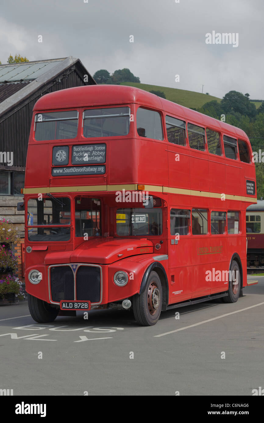London routemaster hi-res stock photography and images - Alamy