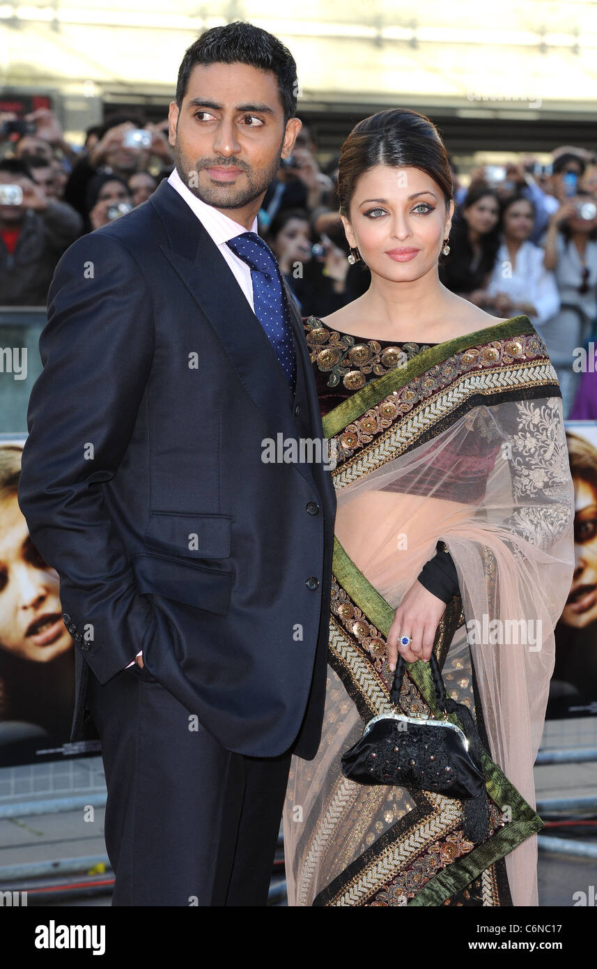 Aishwarya Rai Bachchan, Abhishek Bachchan Raavan - UK film premiere ...