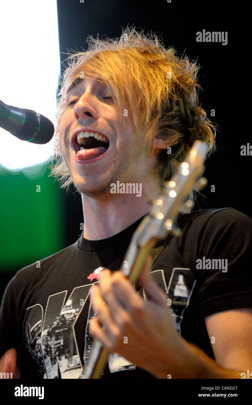Alex gaskarth hi-res stock photography and images - Alamy