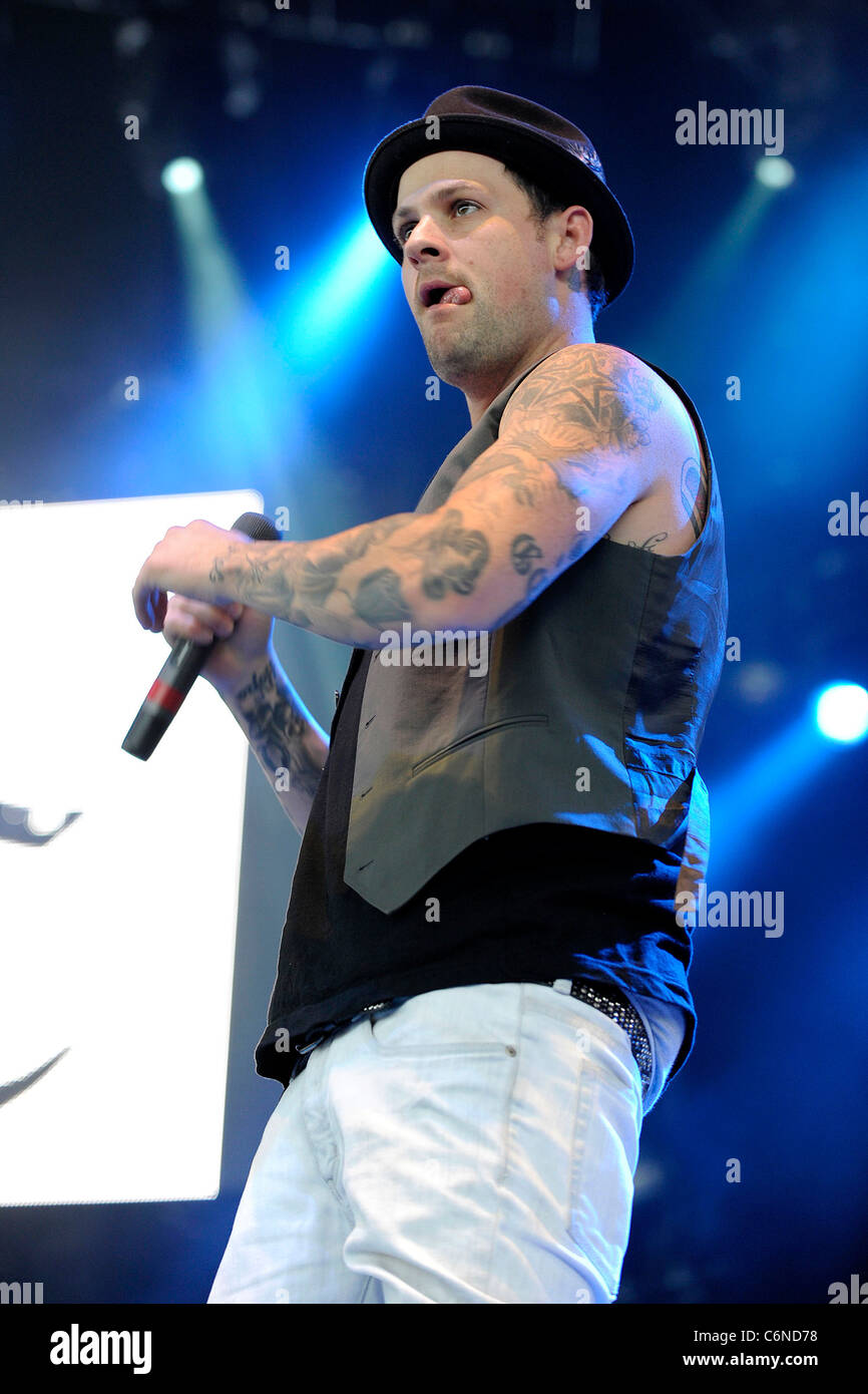Joel Madden of Good Charlotte performing live on stage during The ...