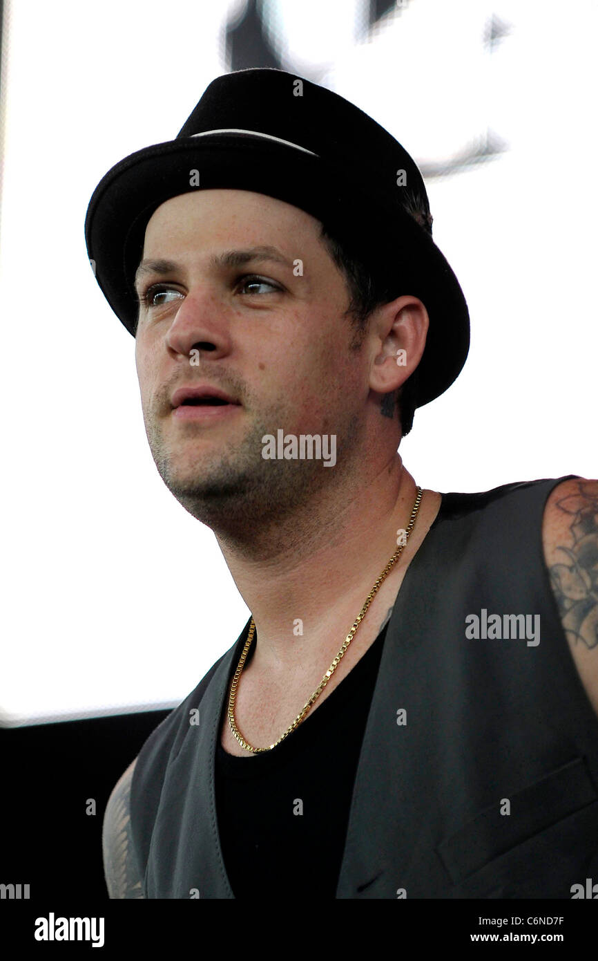 Joel Madden of Good Charlotte performing live on stage during The ...