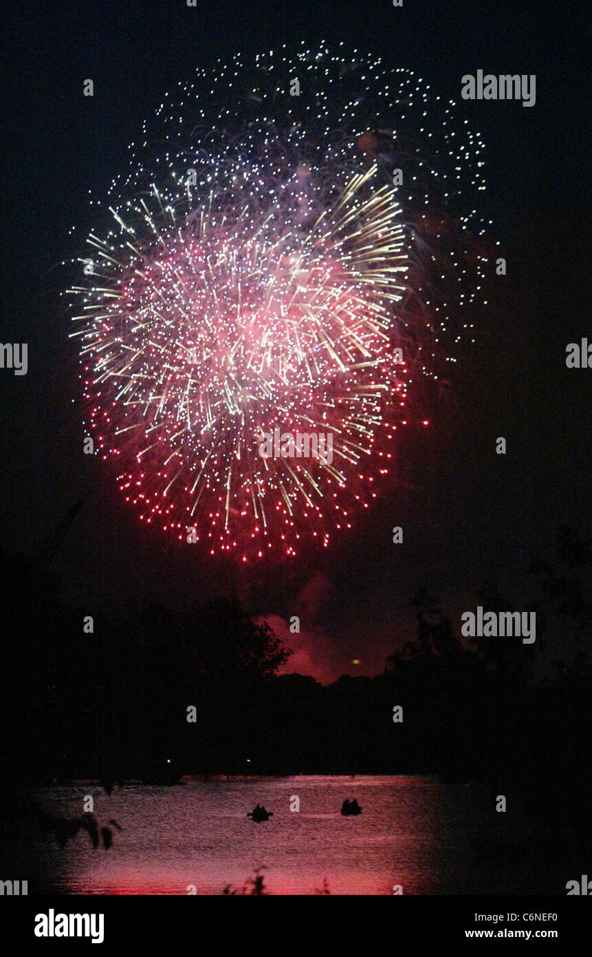 Independence Day fireworks conclude the annual Capitol Fourth concert ...