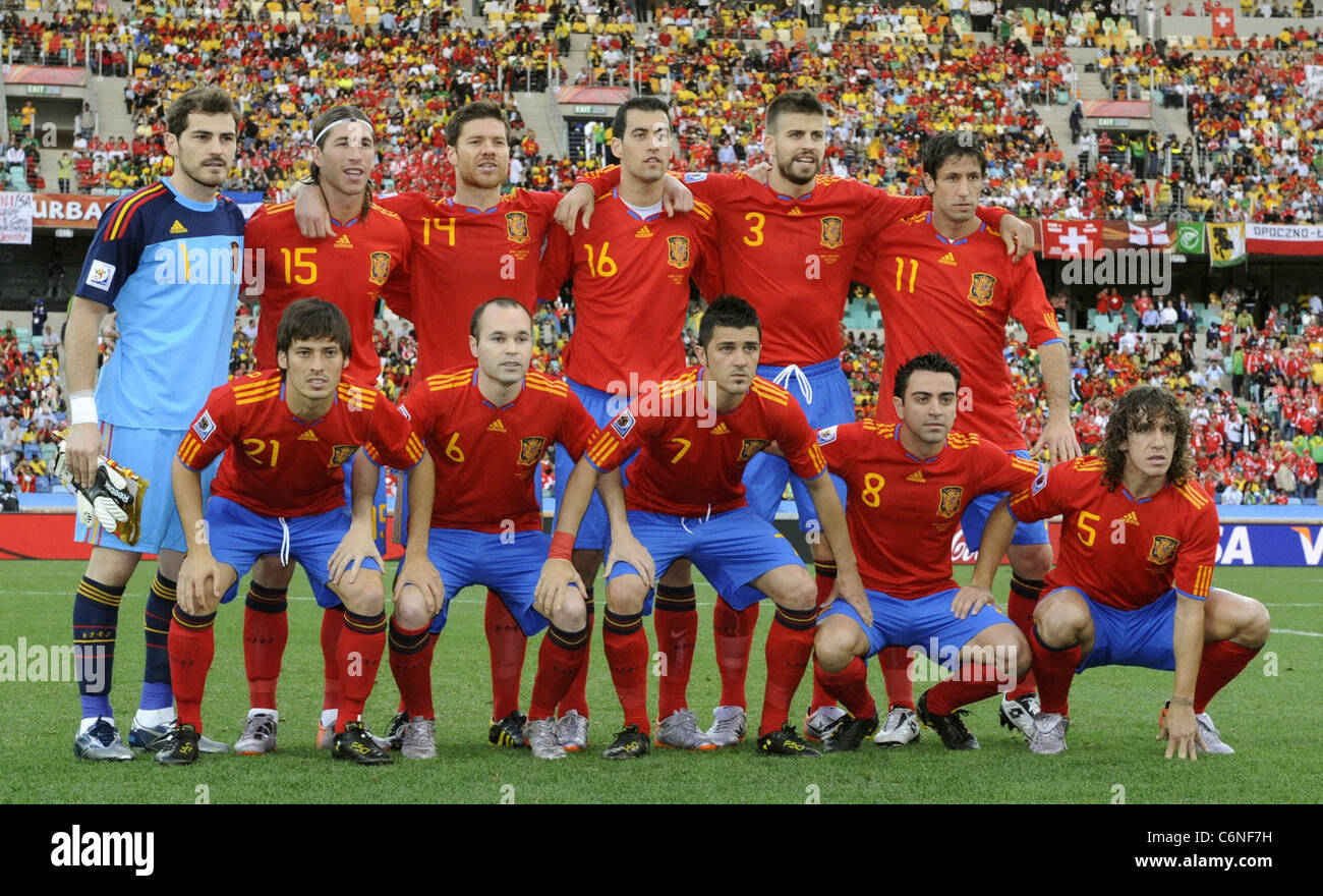 The Spanish team poses for a photo before their World Cup Group H match ...