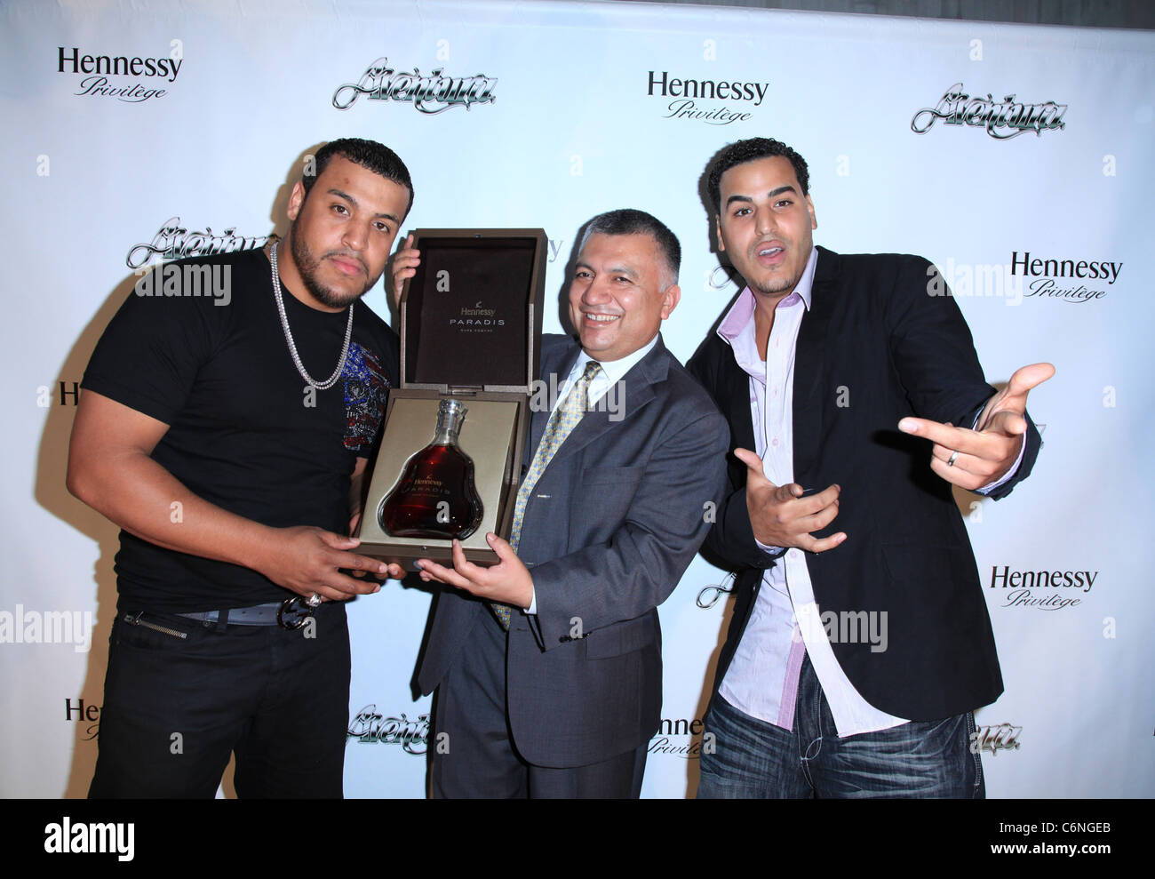 Aventura members Lenny Santos and Max Santos Aventura And Hennessy ...