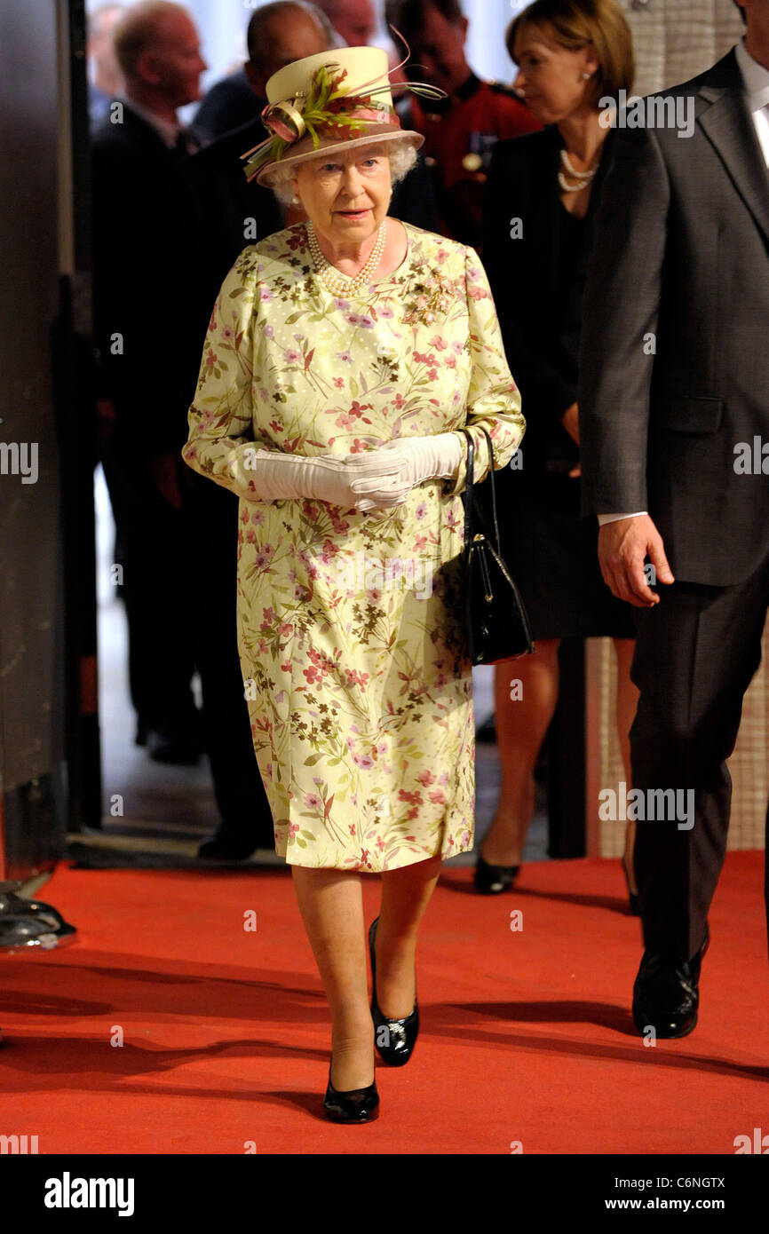 Queen Elizabeth II arrives at the Pinewood Toronto Studios. Toronto ...