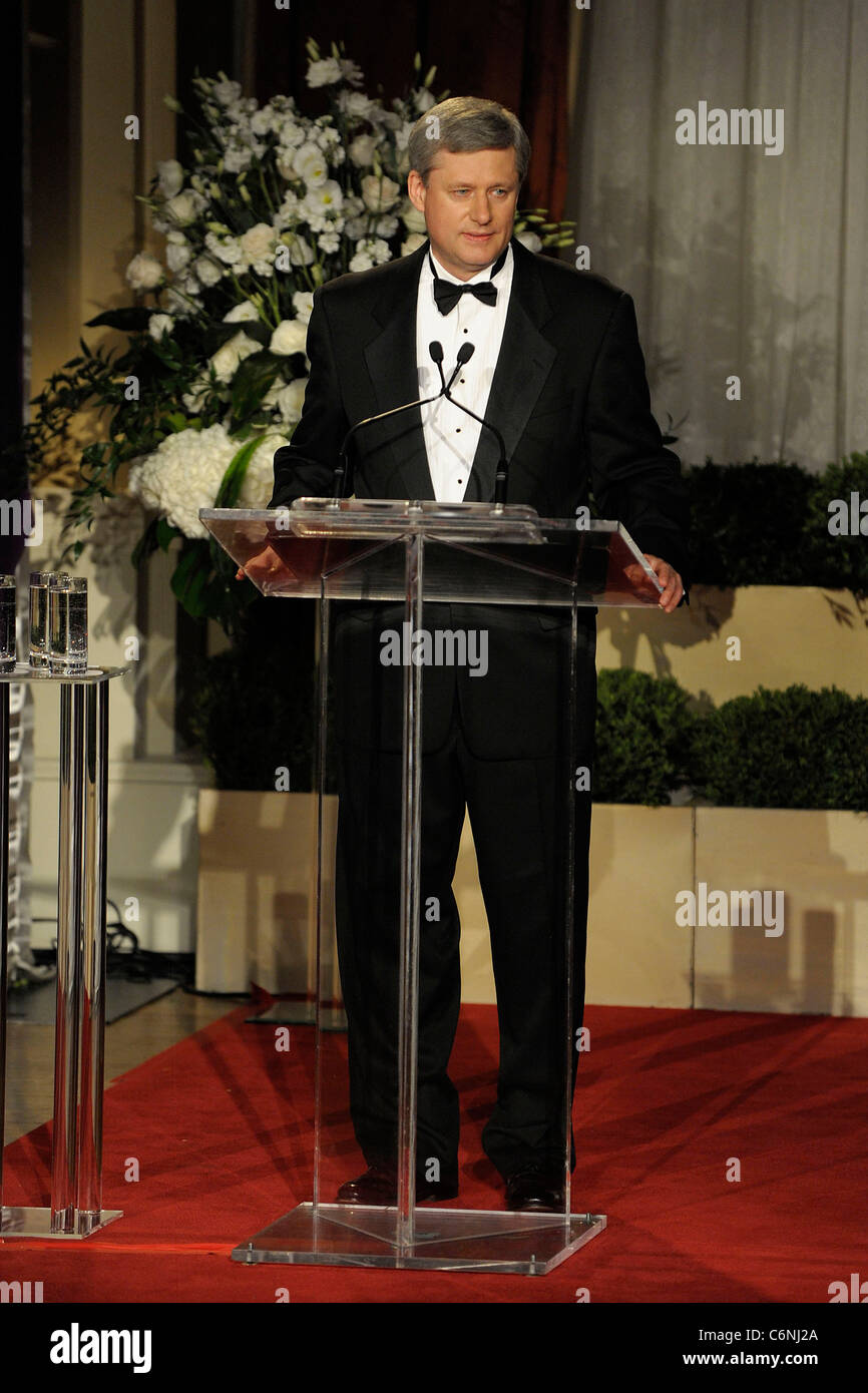 Queen elizabeth harper 2010 hi-res stock photography and images - Alamy