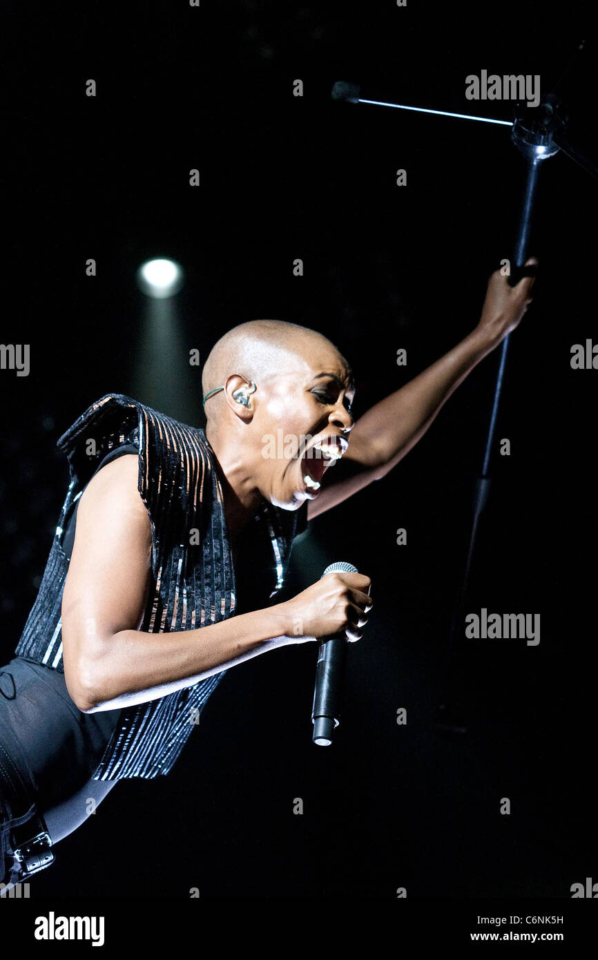 Skin, real name Deborah Dyer Skunk Anansie performing live in Moscow ...
