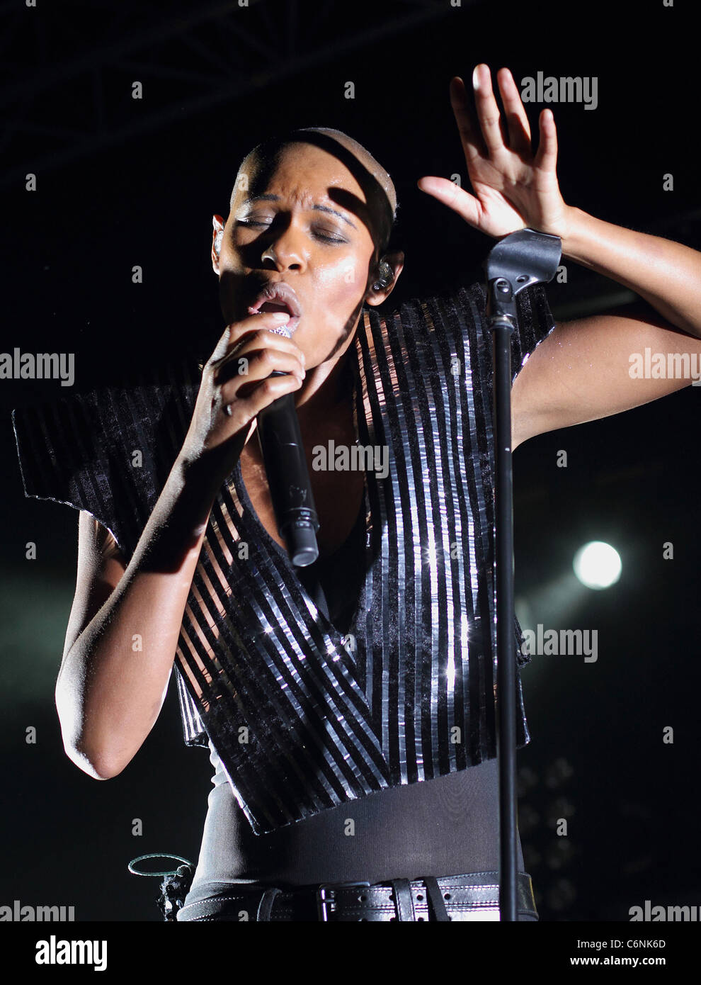 Skin, real name Deborah Dyer Skunk Anansie performing live in Moscow ...