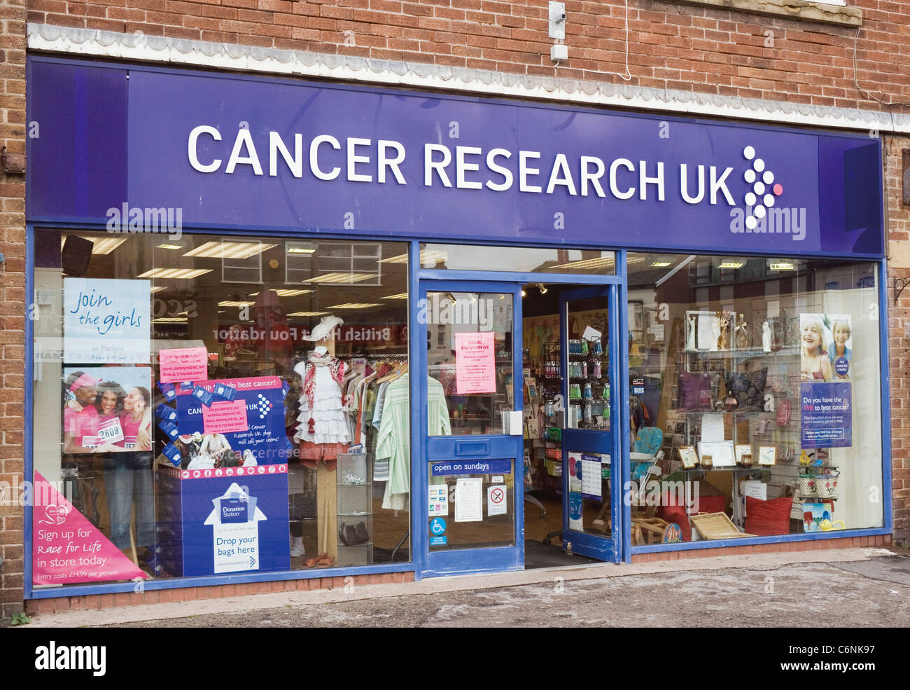 Cancer research shop hi-res stock photography and images - Alamy