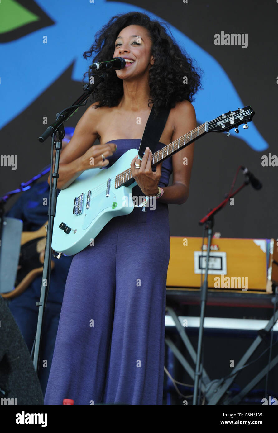 Corinne bailey rae 2010 glastonbury hi-res stock photography and images ...