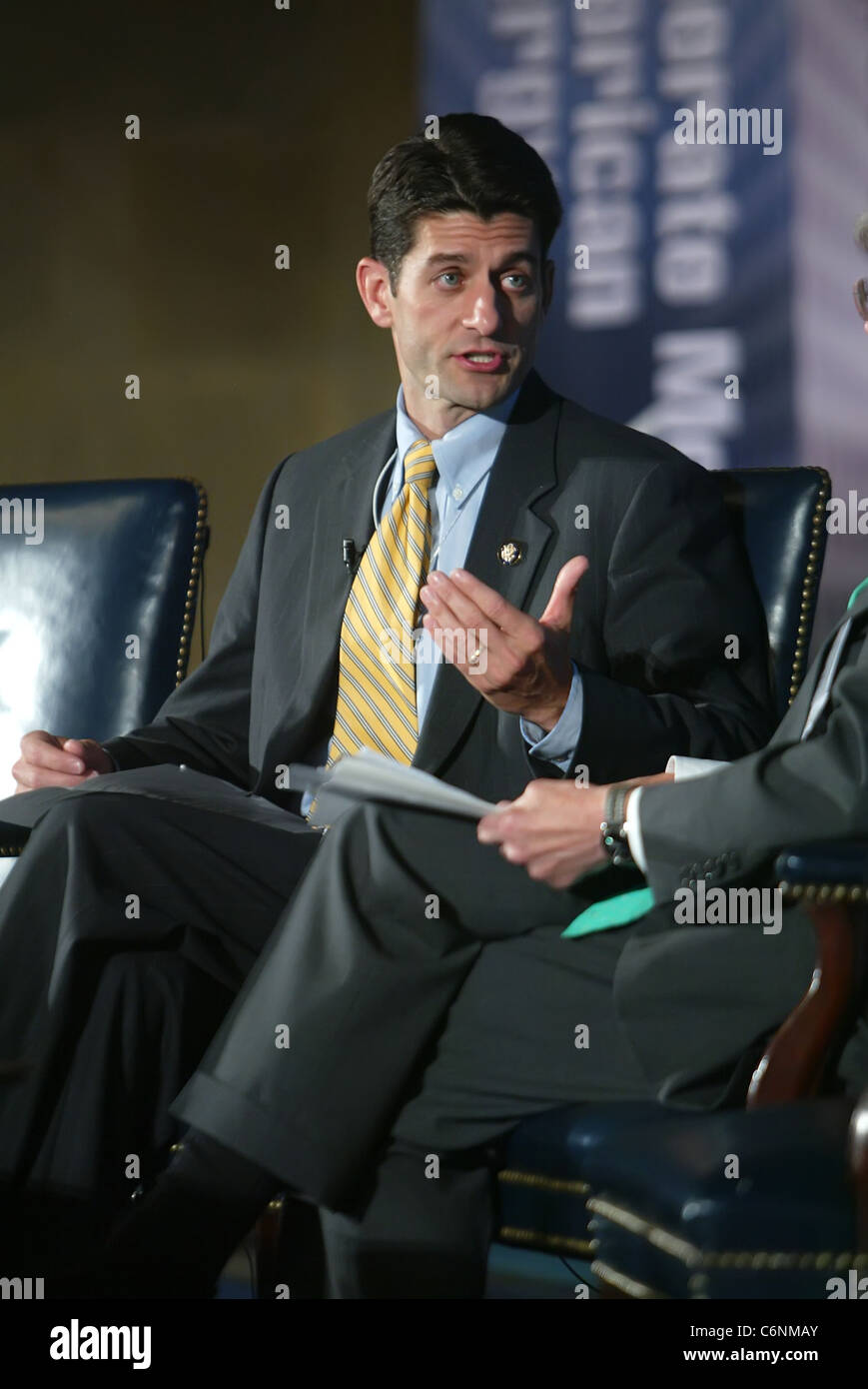 Congressman conversation hi-res stock photography and images - Alamy