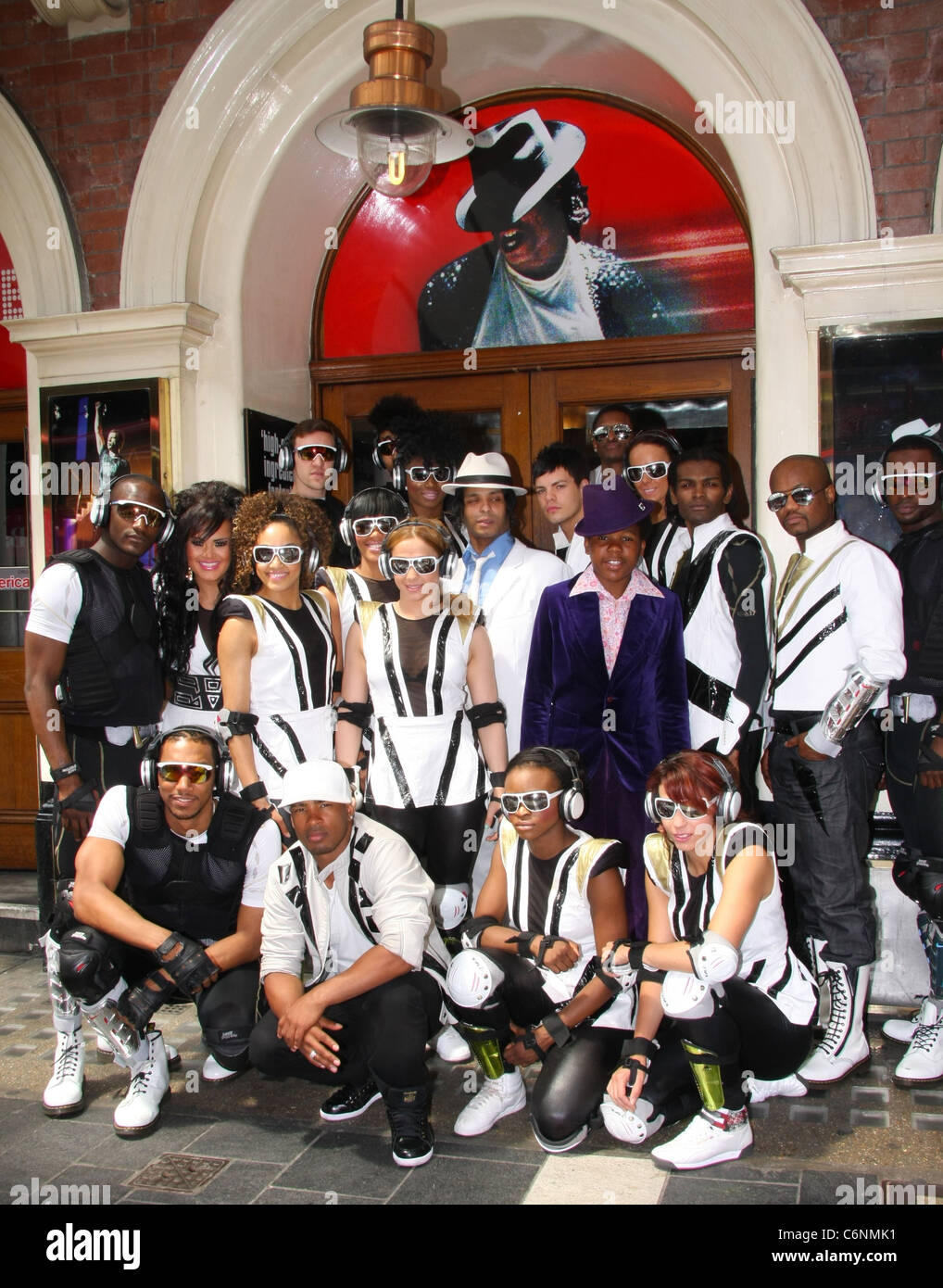Cast and Performers The unveiling of a Michael Jackson plaque at the ...
