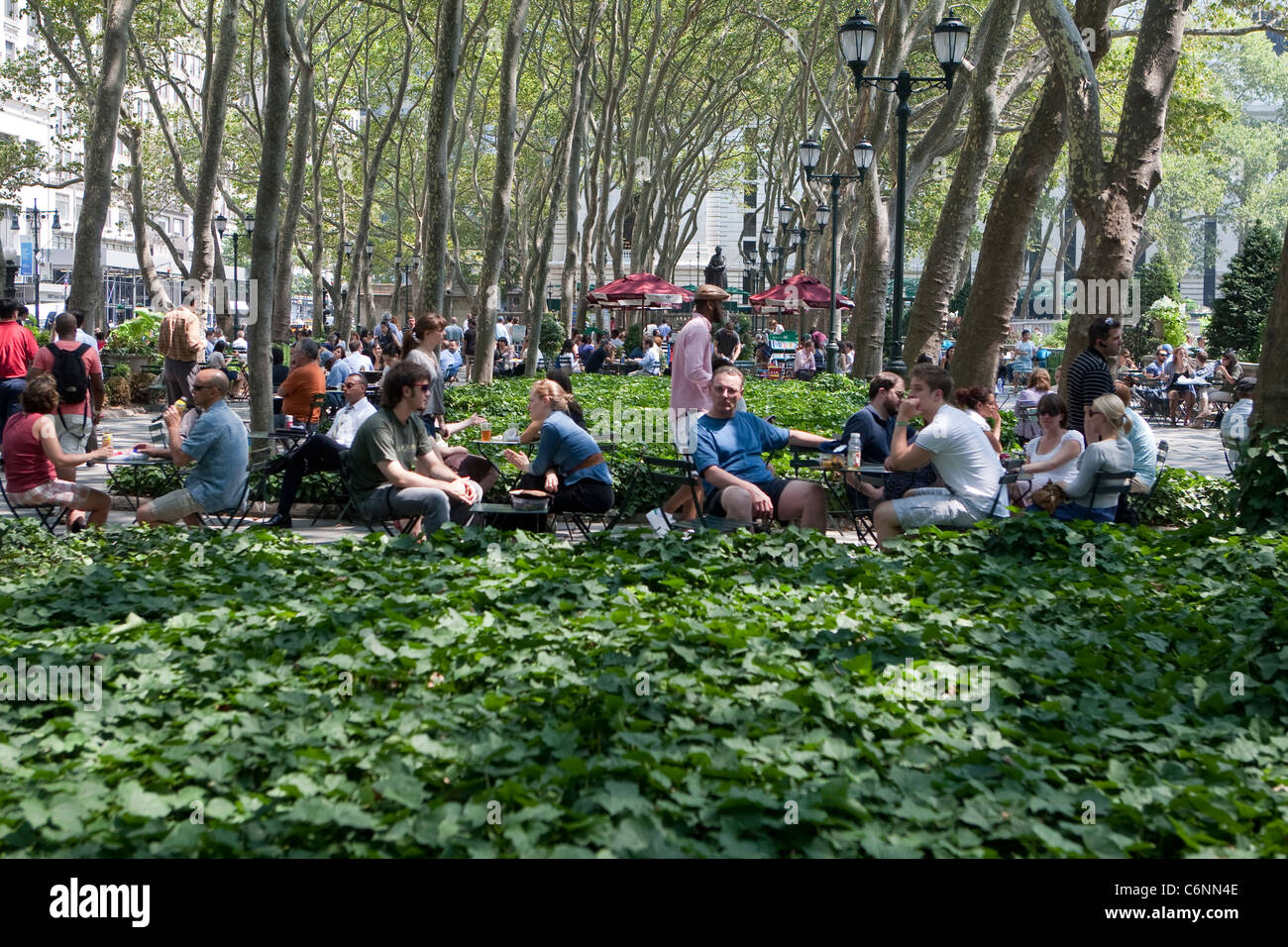 People out in borough hi-res stock photography and images - Alamy