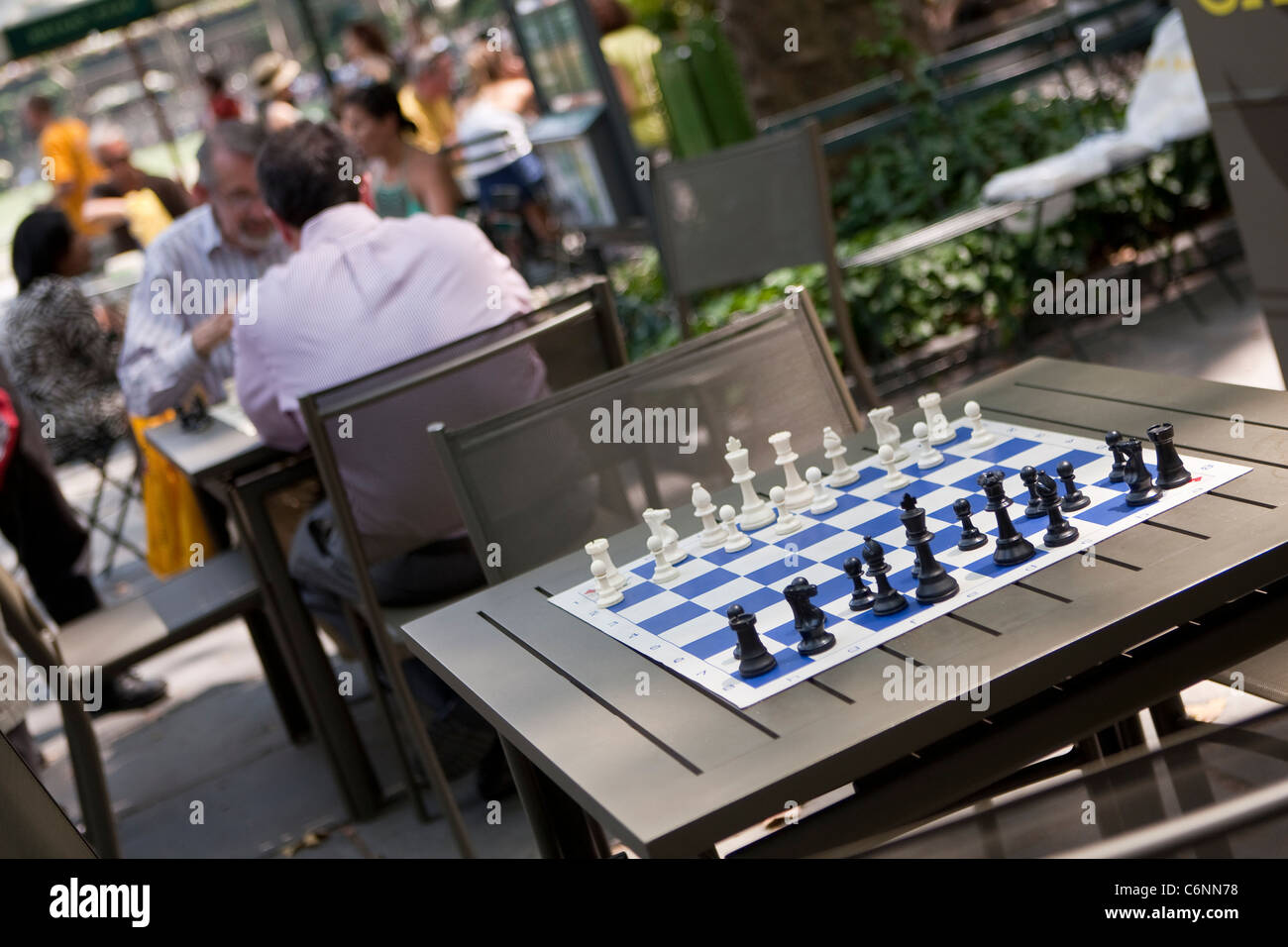 Bryant park chess players hi-res stock photography and images - Alamy